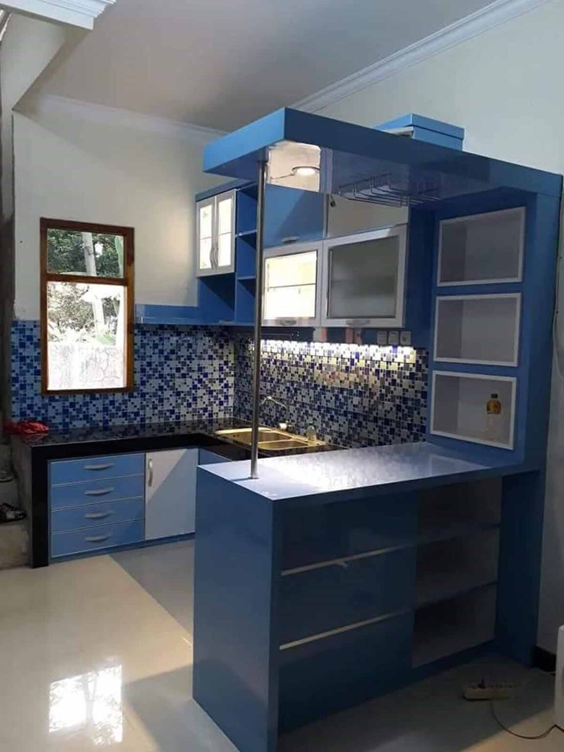 10 Inspirasi Kitchen Set Mini Bar Terbaru 2026 - Workshopfurniture.id