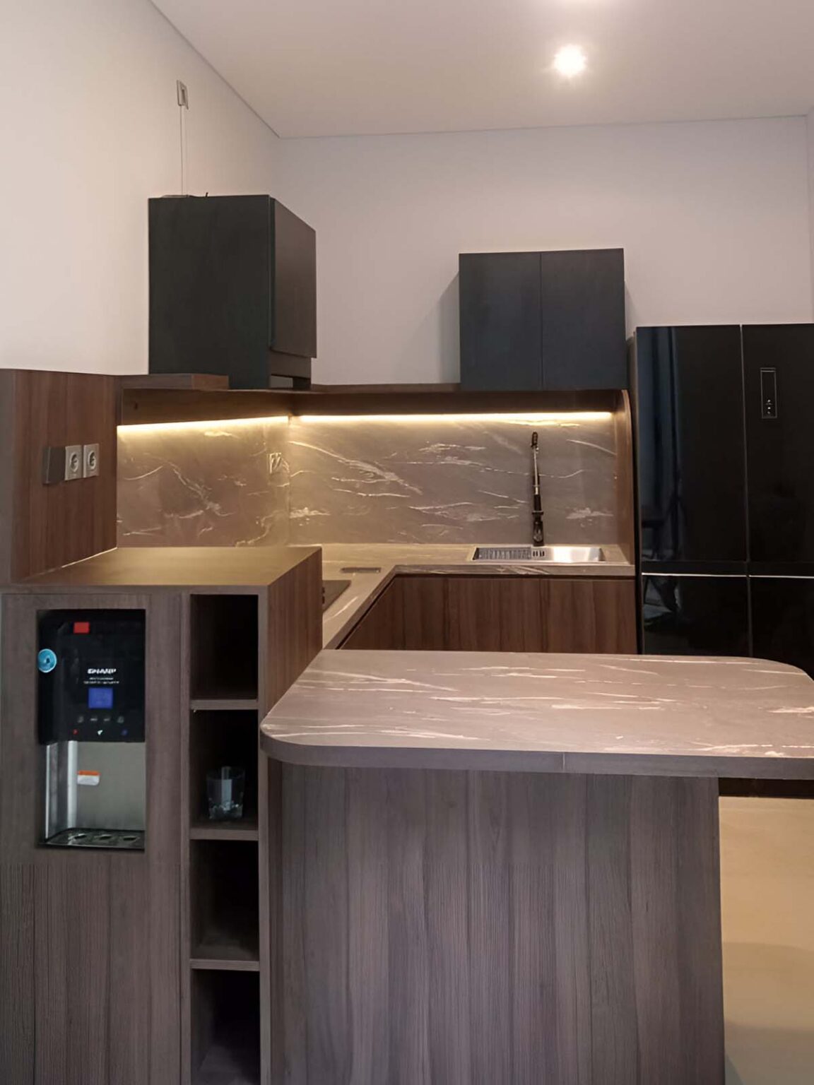 10 Inspirasi Kitchen Set Mini Bar Terbaru 2026 - Workshopfurniture.id